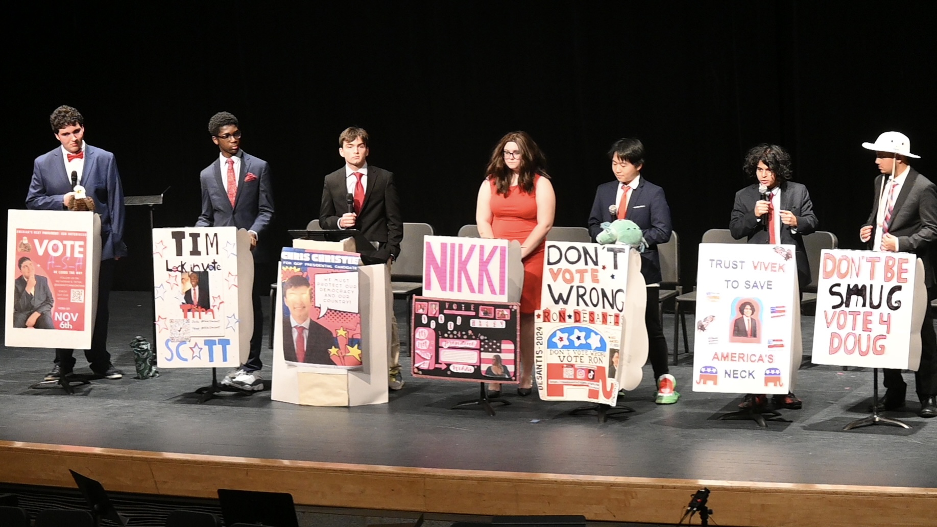Election Simulation candidates face off in debate, as Simulation Trump ...